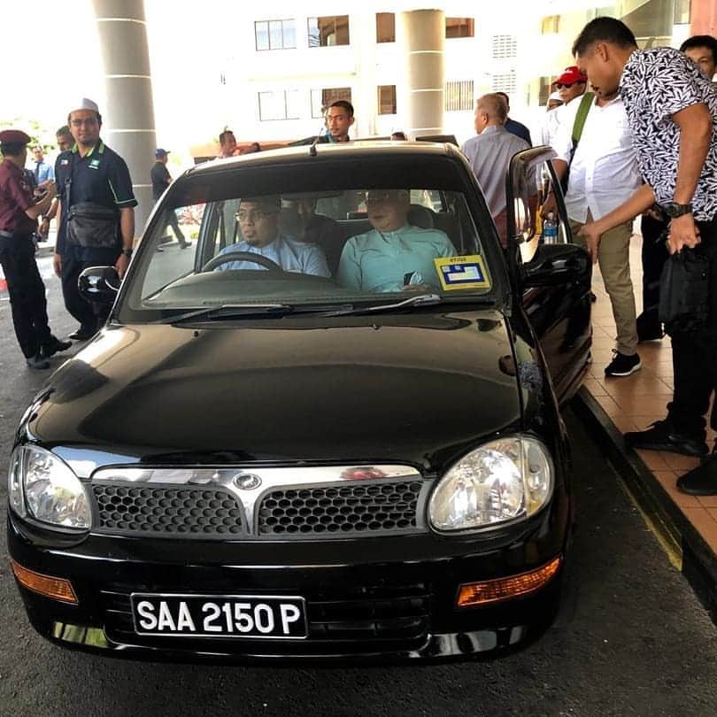 ナジブ・ラザクさんのインスタグラム写真 - (ナジブ・ラザクInstagram)「Kereta legend ni. Naik Kelisa ...