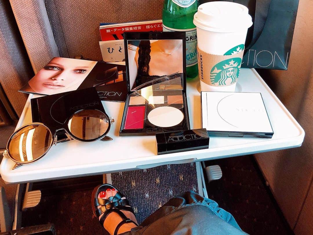 Taki Tanakaさんのインスタグラム写真 - (Taki TanakaInstagram)「#offtotokyo #東京へ 車中では ...