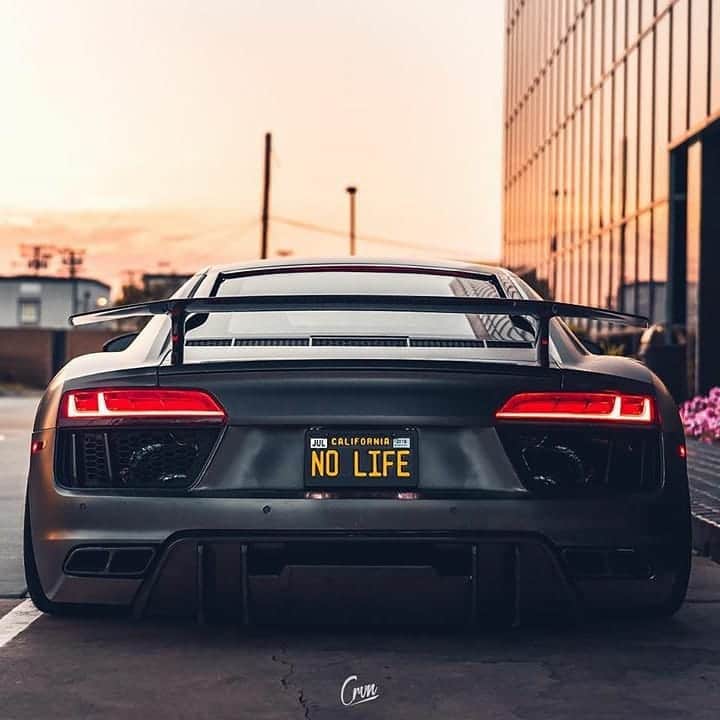 CarsWithoutLimitsさんのインスタグラム写真 - (CarsWithoutLimitsInstagram)「No Life R8 ...