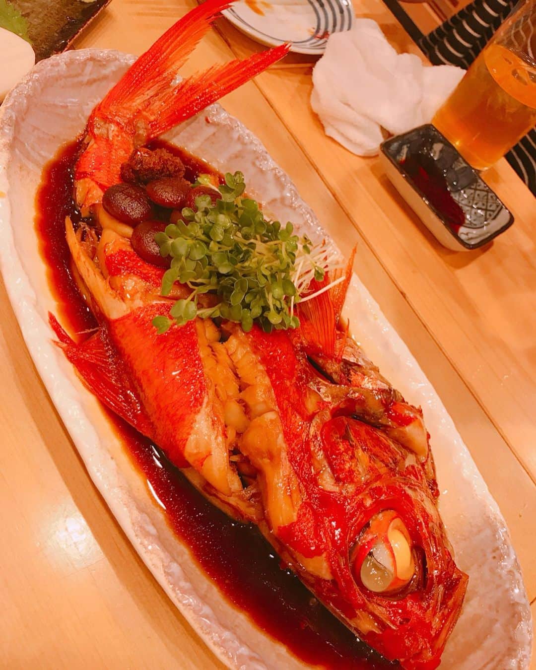 眞木美咲パメラさんのインスタグラム写真 - (眞木美咲パメラInstagram)「🌿 . 台風すぎたかな？ . ちょっと前に熱海にいってきたよ！ 泊まったvillaが素敵🌿 地ビール呑んで ...