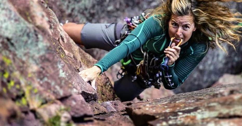 マーモットさんのインスタグラム写真 - (マーモットInstagram)「#WereOutThere with Tonya Clement climbing in Eldorado State ...