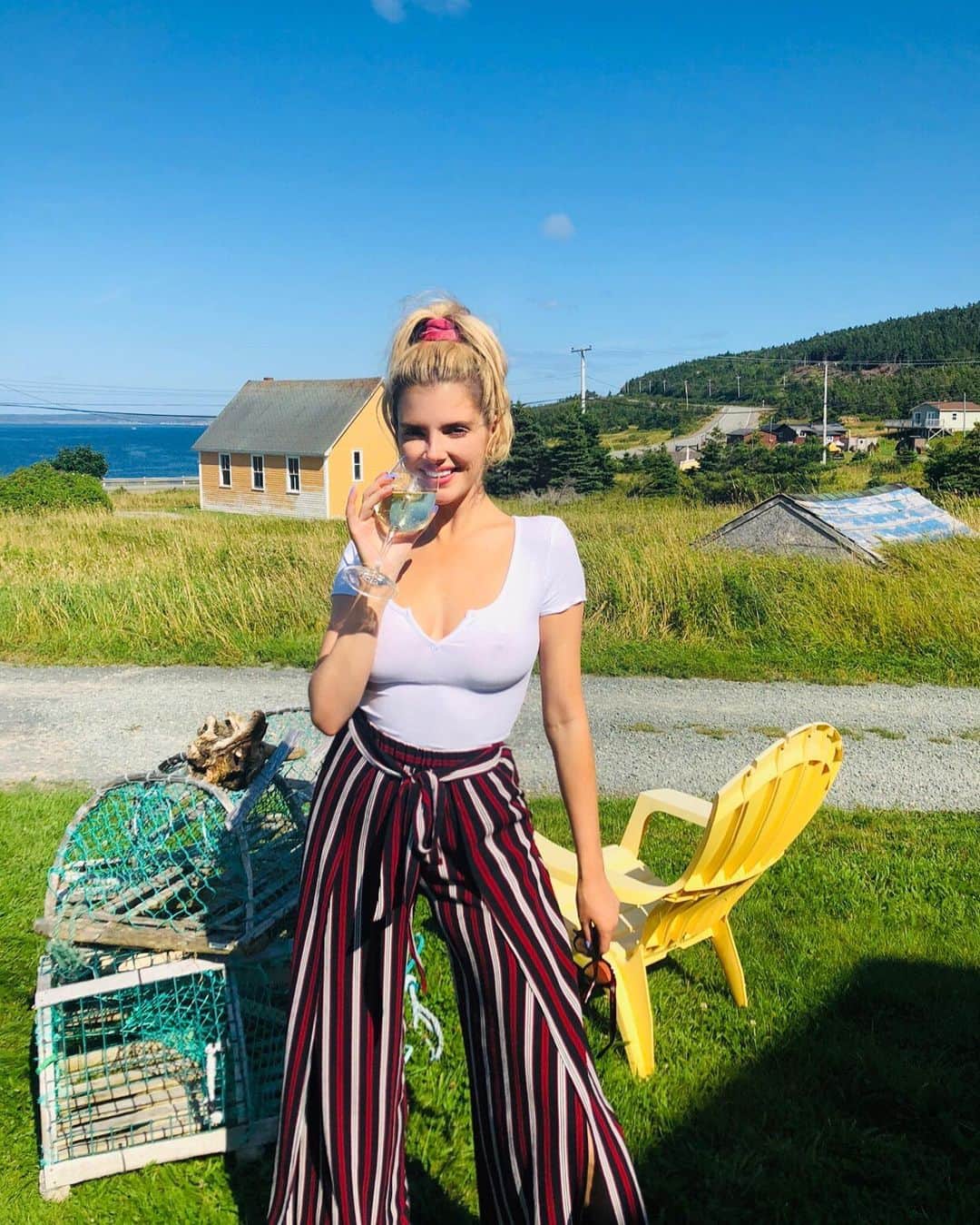 Stephanie Brantonさんのインスタグラム写真 - (Stephanie BrantonInstagram)「Lawn party ...