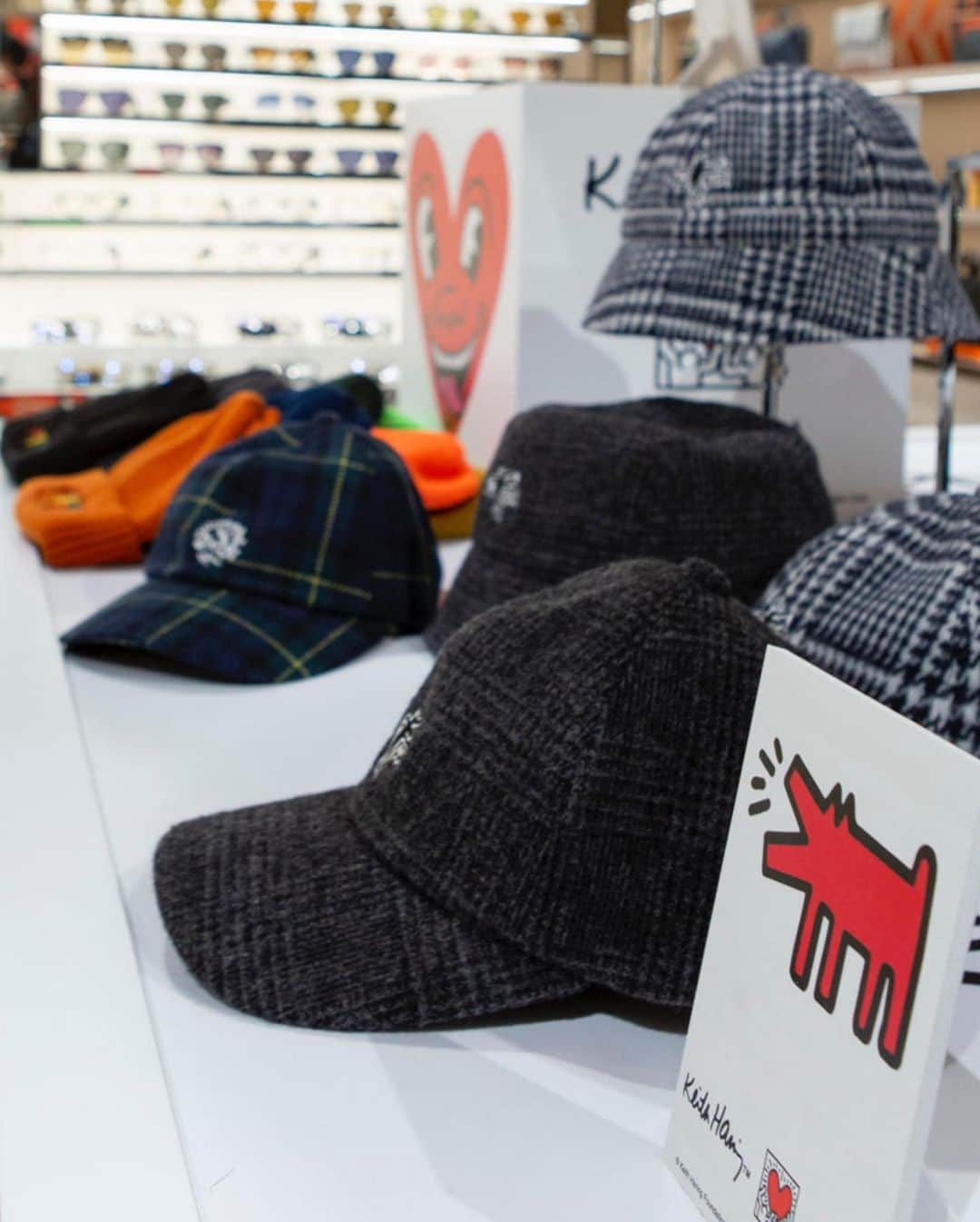 CA4LAさんのインスタグラム写真 - (CA4LAInstagram)「アンディ・ウォーホルとキース・ヘリングとのCA4LAのアートコラボレーションラインに特化したポップアップショップが ...