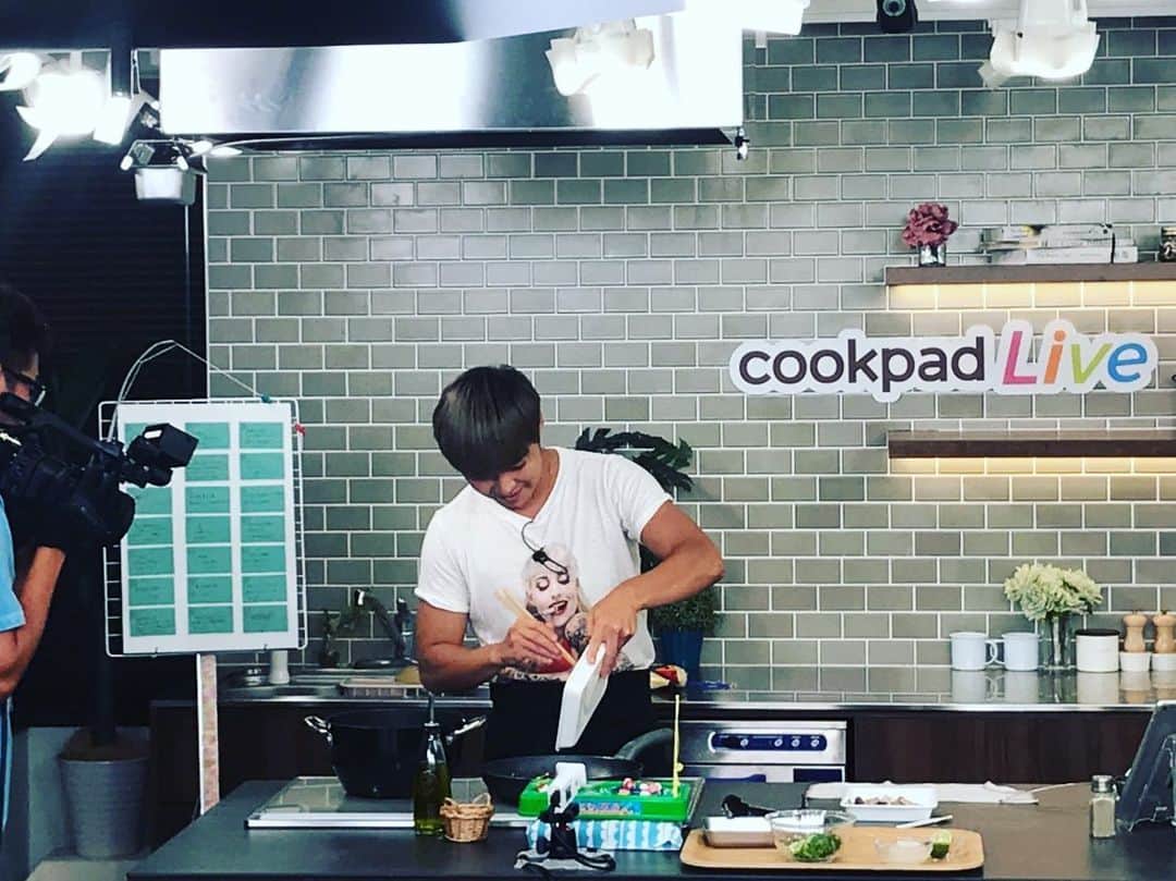 大野雄大さんのインスタグラム写真 - (大野雄大Instagram)「cookpad Live 大野雄大のマッスル大漁飯！！ 今回もご覧頂いた皆様、ありがとうございました！！！😁 今回は秋刀魚 ...
