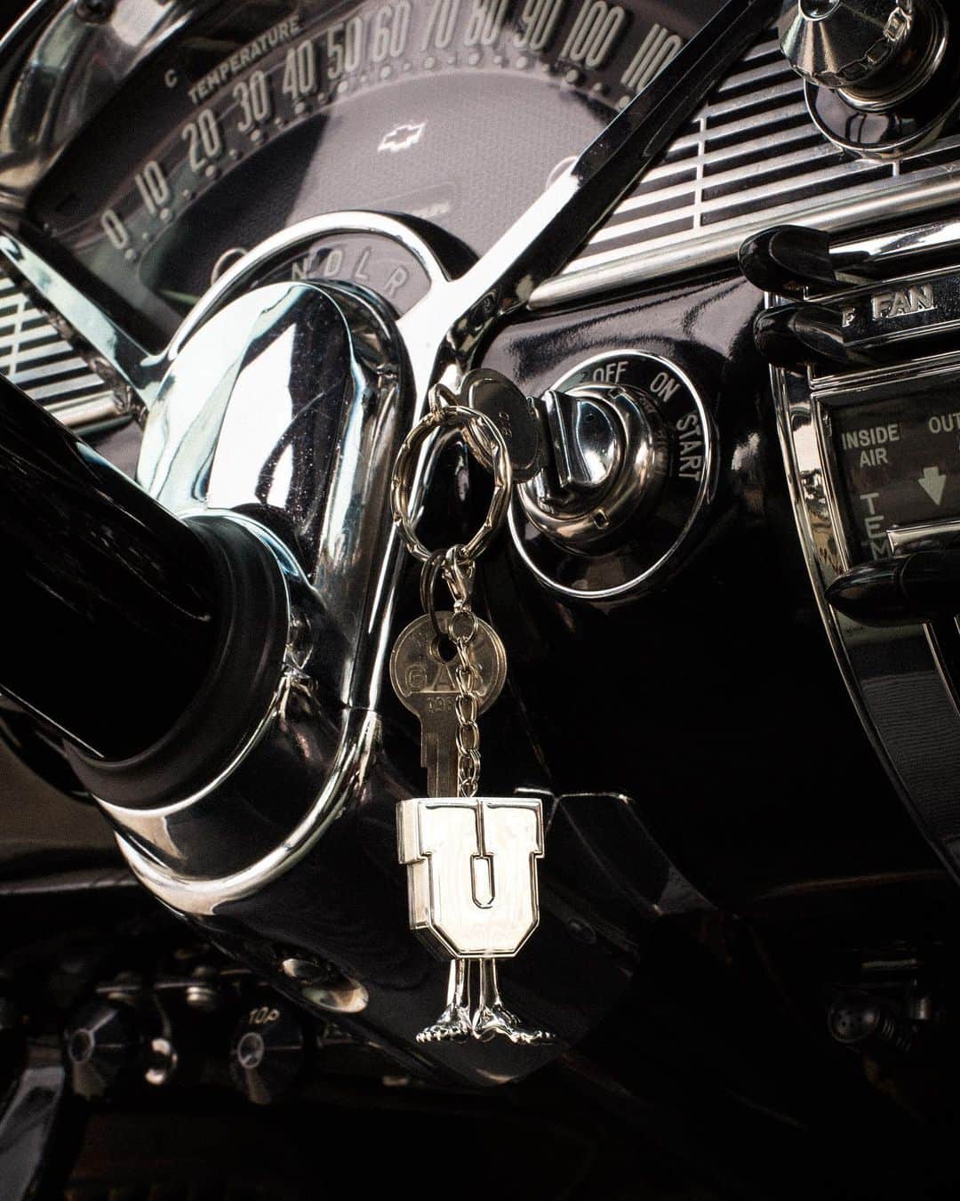 UNDFTDさんのインスタグラム写真 - (UNDFTDInstagram)「UNDEFEATED x Medicom U-man Keychain // Available now at ...