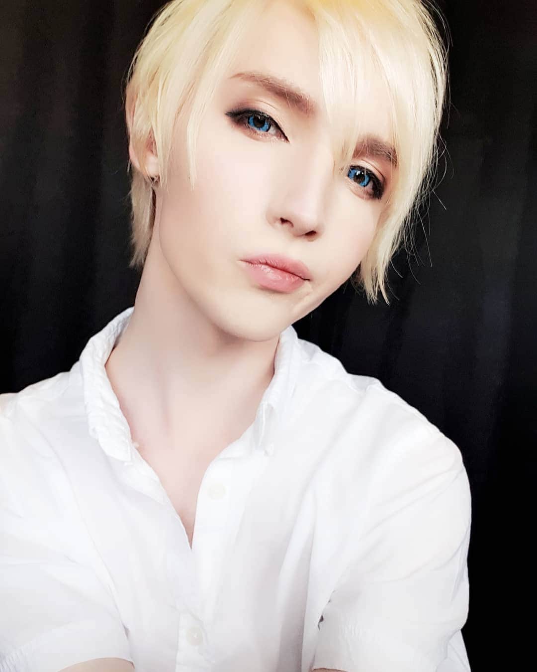 YOHIOさんのインスタグラム写真 - (YOHIOInstagram)「It's raining outside. What have ...