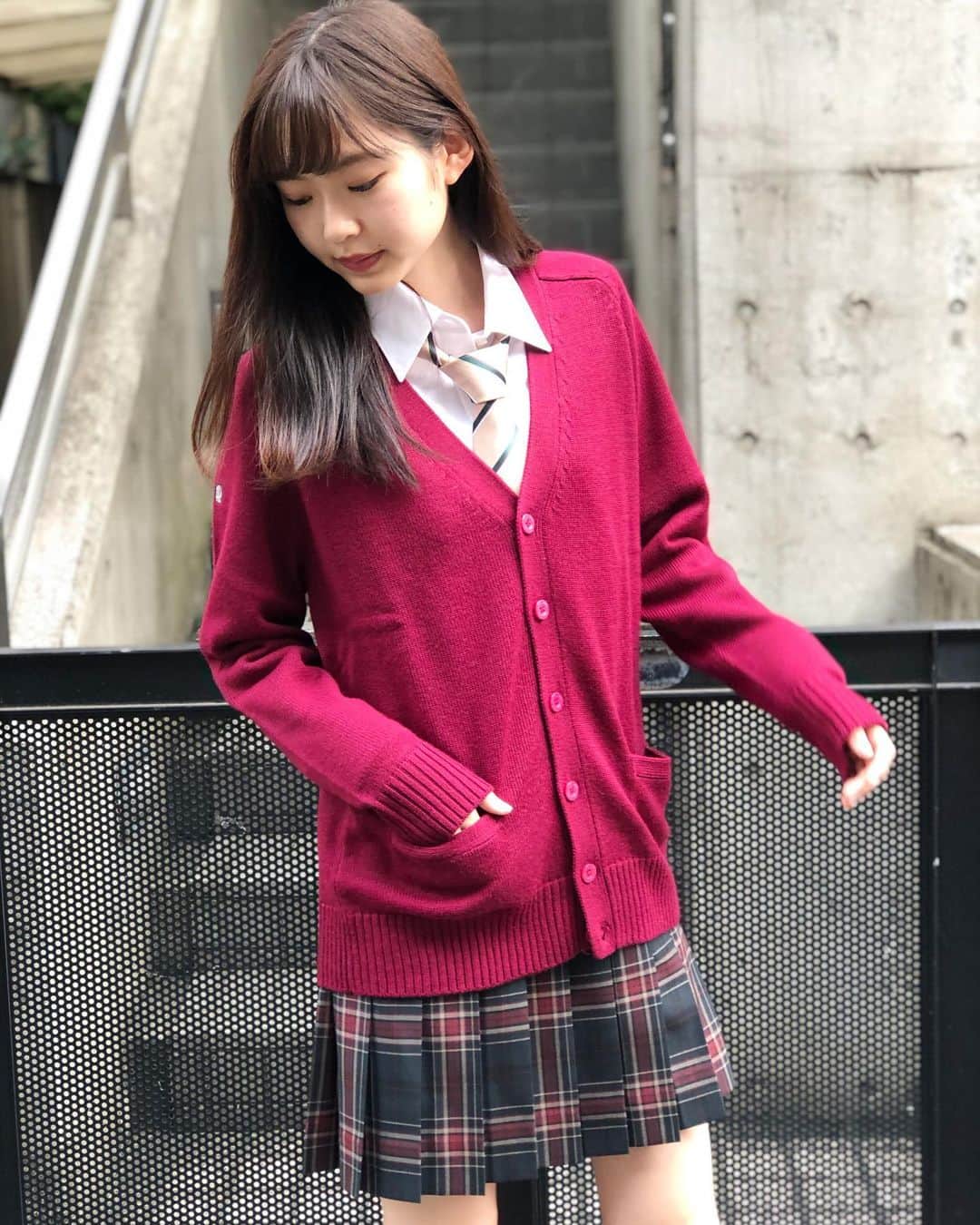 制服専門店CONOMiさんのインスタグラム写真 - (制服専門店CONOMiInstagram)「カーディガンコーデ😊 ️ ﻿﻿﻿ ﻿﻿﻿﻿ モデル(@yabusaya0928 )﻿﻿﻿ 身長 ...