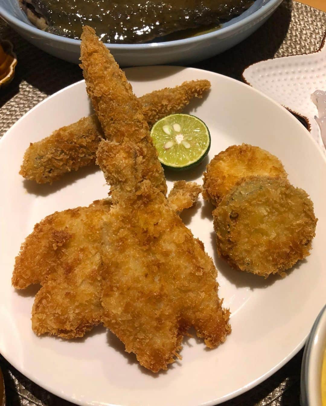 阪本智子さんのインスタグラム写真 阪本智子instagram 「🍳♡ ちびアオリイカ＆アオリイカが釣れない時間に釣った 魚達で おうち