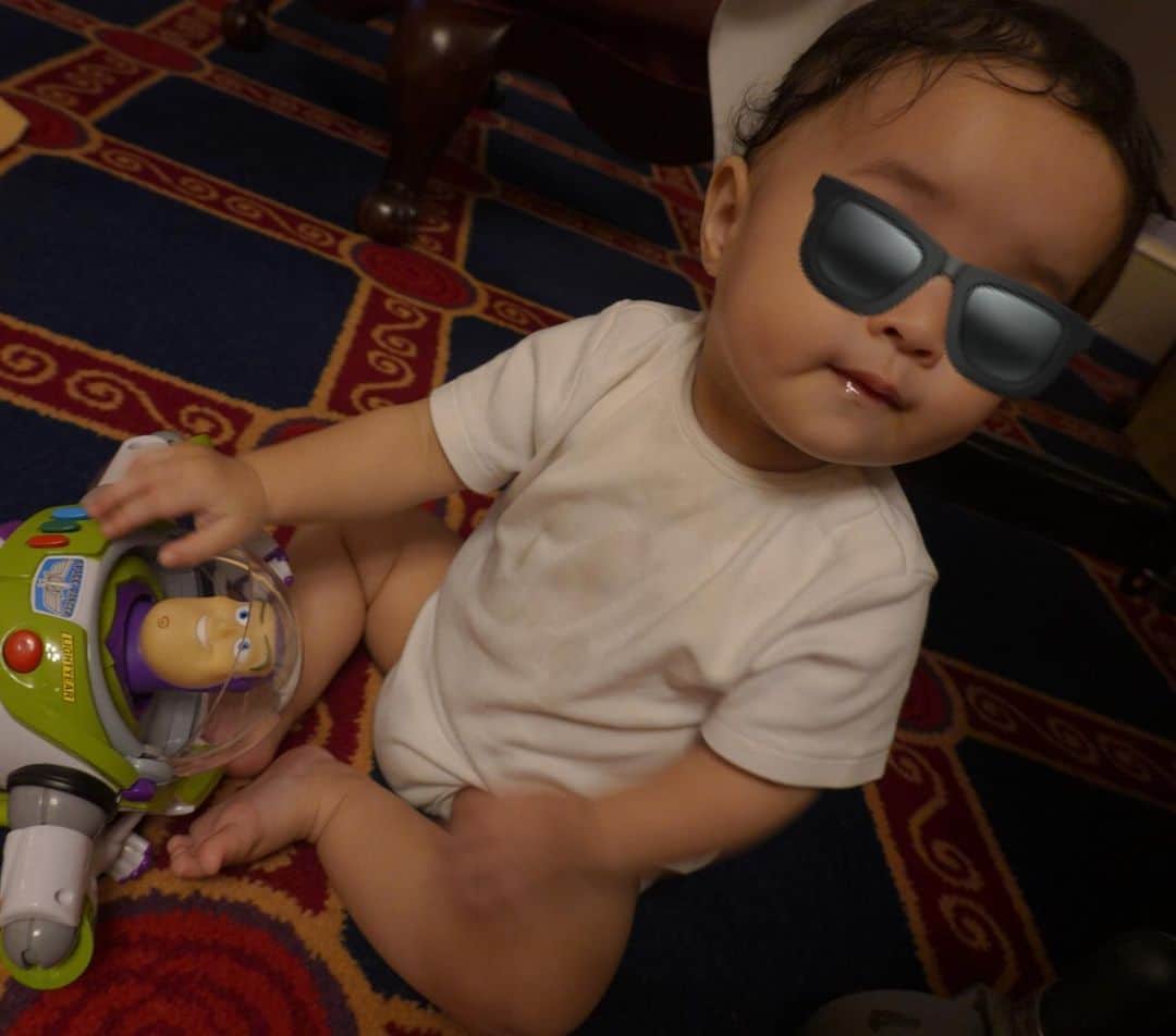 尾崎紗代子さんのインスタグラム写真 - (尾崎紗代子Instagram)「息子の3歳誕生日の日は 初めてディズニーランドホテルに宿泊。 美女と ...