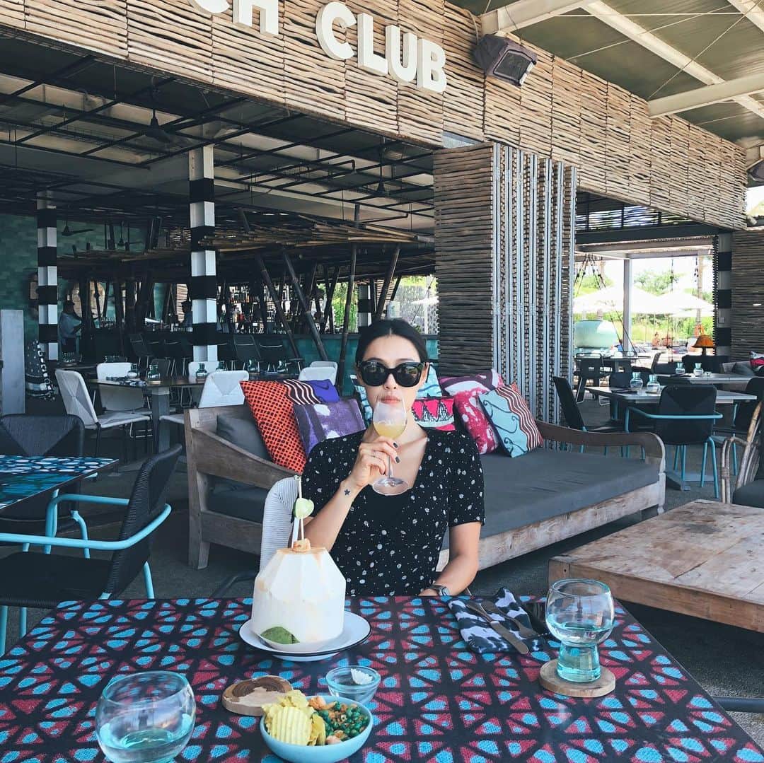 カヒ さんのインスタグラム写真 - (カヒ Instagram)「콤부차 한잔 #kahi_bali #stayhealthy 🕶 ...