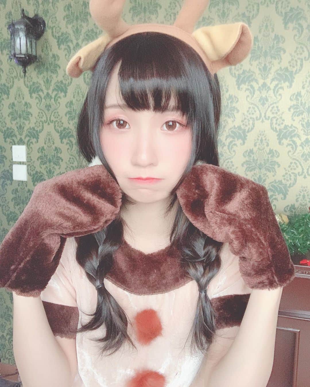 Sherryさんのインスタグラム写真 - (SherryInstagram)「- 看著我!! 快點看著我(๑⁼̴̀д⁼̴́๑)ｯ!! 小銀的打 ...