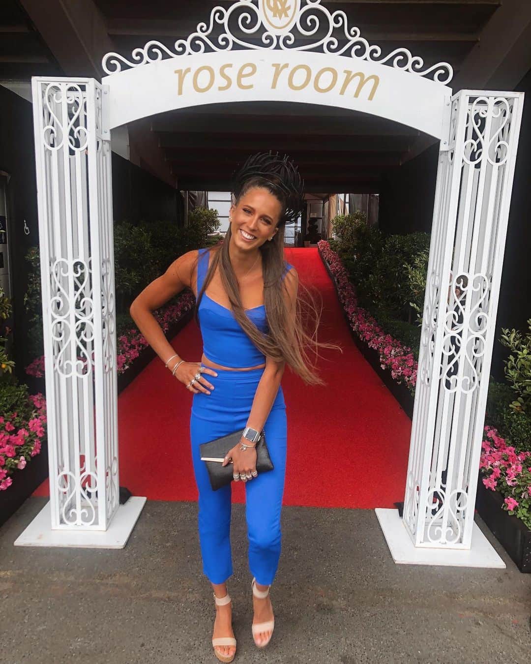 Maddie COATESさんのインスタグラム写真 - (Maddie COATESInstagram)「Mum still dresses ...