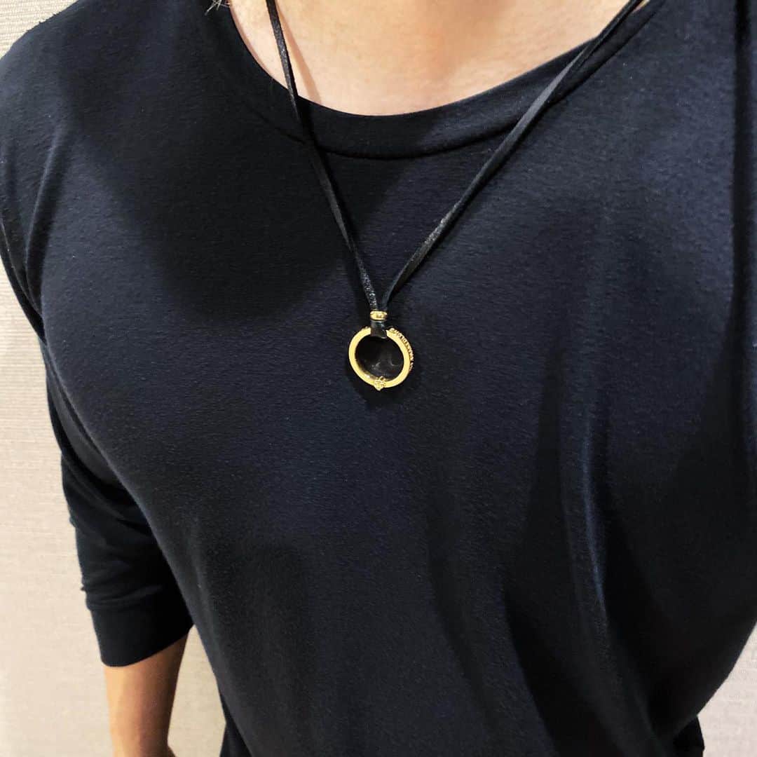 れいたさんのインスタグラム写真 - (れいたInstagram)「CRAMP RING CHOKER シルバー、ゴールドの2色あります。 長さ ...