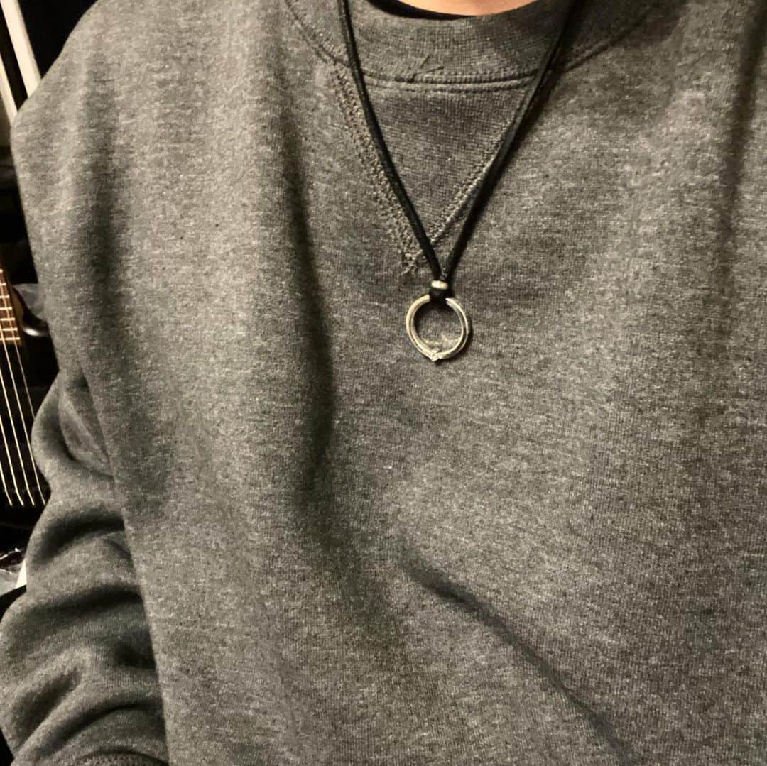 れいたさんのインスタグラム写真 - (れいたInstagram)「CRAMP RING CHOKER シルバー、ゴールドの2色あります。 長さ ...