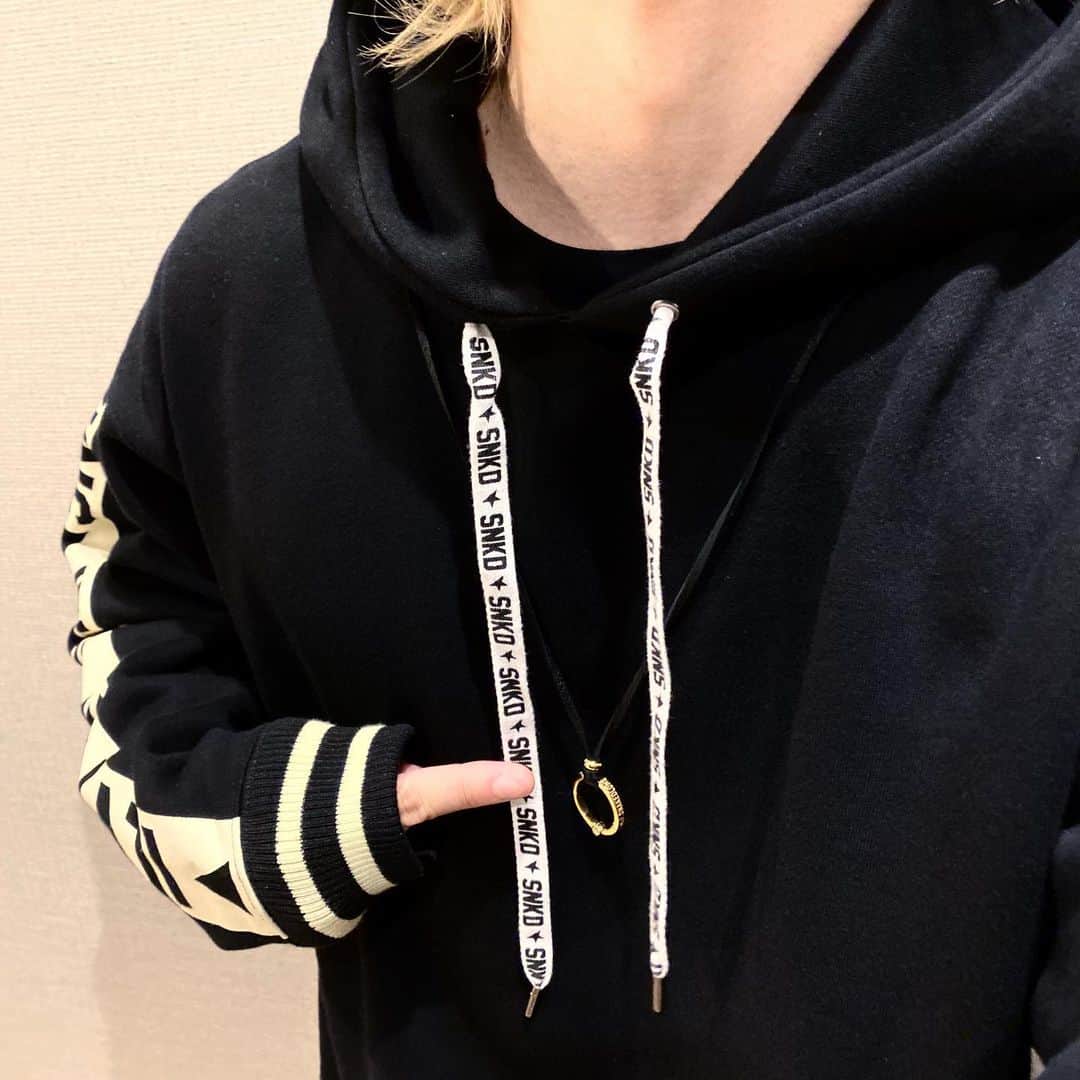 れいたさんのインスタグラム写真 - (れいたInstagram)「CRAMP RING CHOKER シルバー、ゴールドの2色あります。 長さ ...