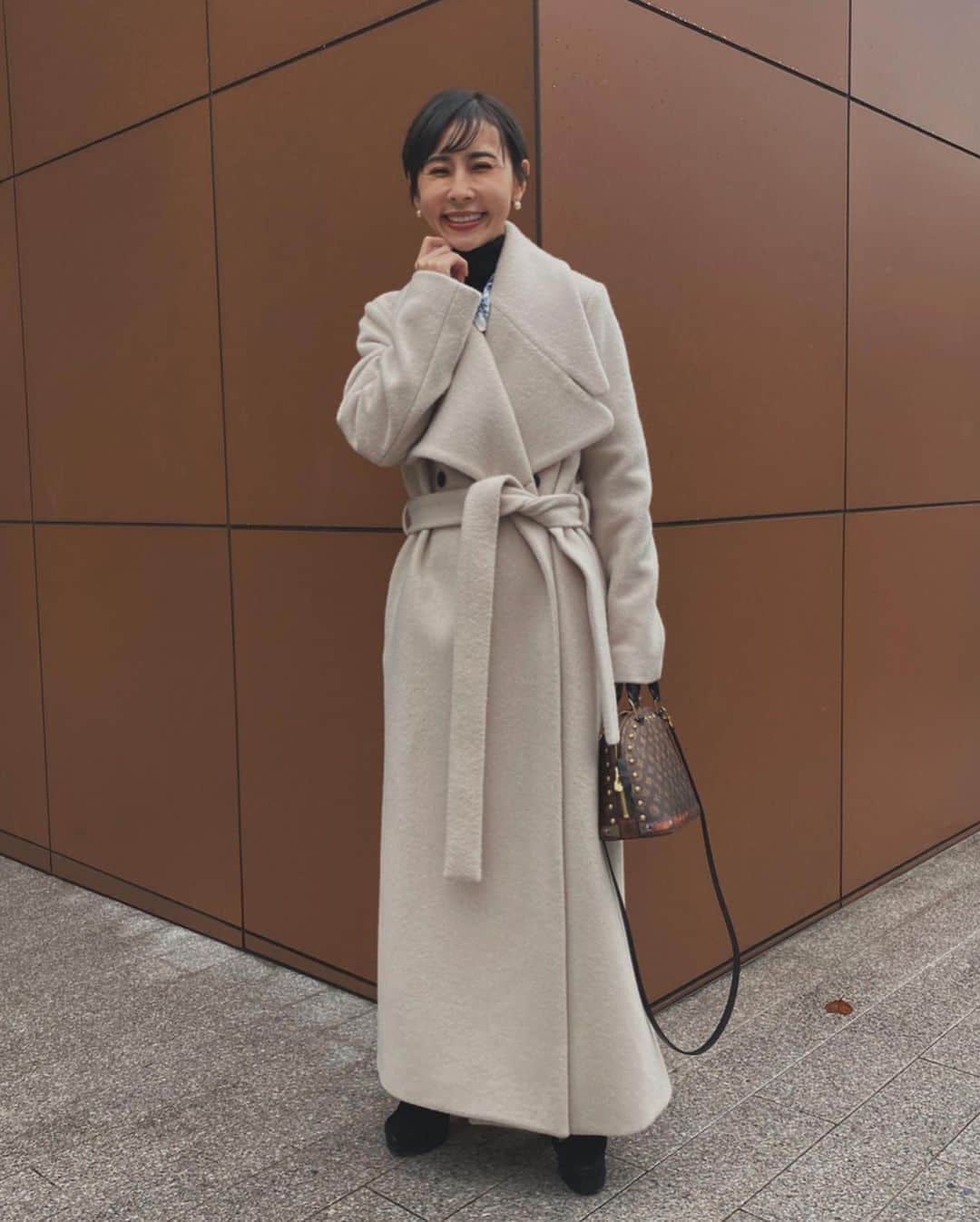 黒石奈央子さんのインスタグラム写真 - (黒石奈央子Instagram)「ダンボコートのIVOカラー😍 . UNDRESSED DAMBO COLLAR LONG COAT ¥37000 ...