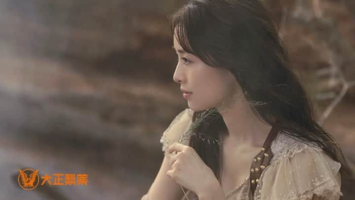 泉里香さんのインスタグラム動画 - (泉里香Instagram)「大正製薬の新スキンケア 「AdryS」CMがオンエアされています。 保湿もしたいし美白もしたい！ 大正製薬が手掛けるスキンケア ...