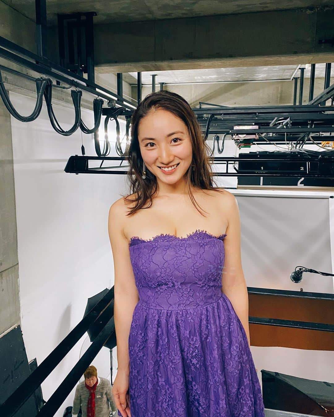 紗綾さんのインスタグラム写真 - (紗綾Instagram)「発売中の週刊大衆 ご覧いただけましたでしょうか☺️ 表紙撮影のオフショット💗 ...