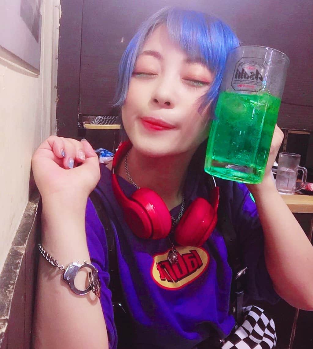 胡桃そらさんのインスタグラム写真 胡桃そらinstagram 「メロンソーダで酔えるオンナア」12月26日 6時34分 Sora