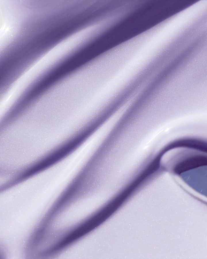 BECCAさんのインスタグラム動画 - (BECCAInstagram)「The lavender primer that brightens ...