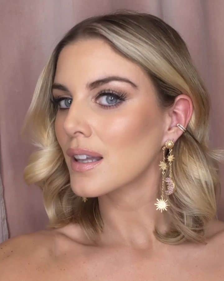 Ashley Jamesさんのインスタグラム動画 - (Ashley JamesInstagram)「Ready for my first ever @officialntas 📺 ️ I ...