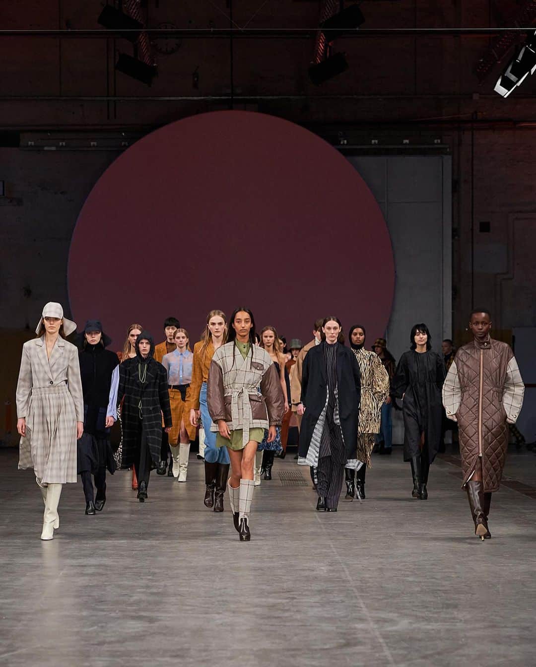 バウム ウンド ヘルガーデンさんのインスタグラム写真 - (バウム ウンド ヘルガーデンInstagram)「UNITY // Autumn ...