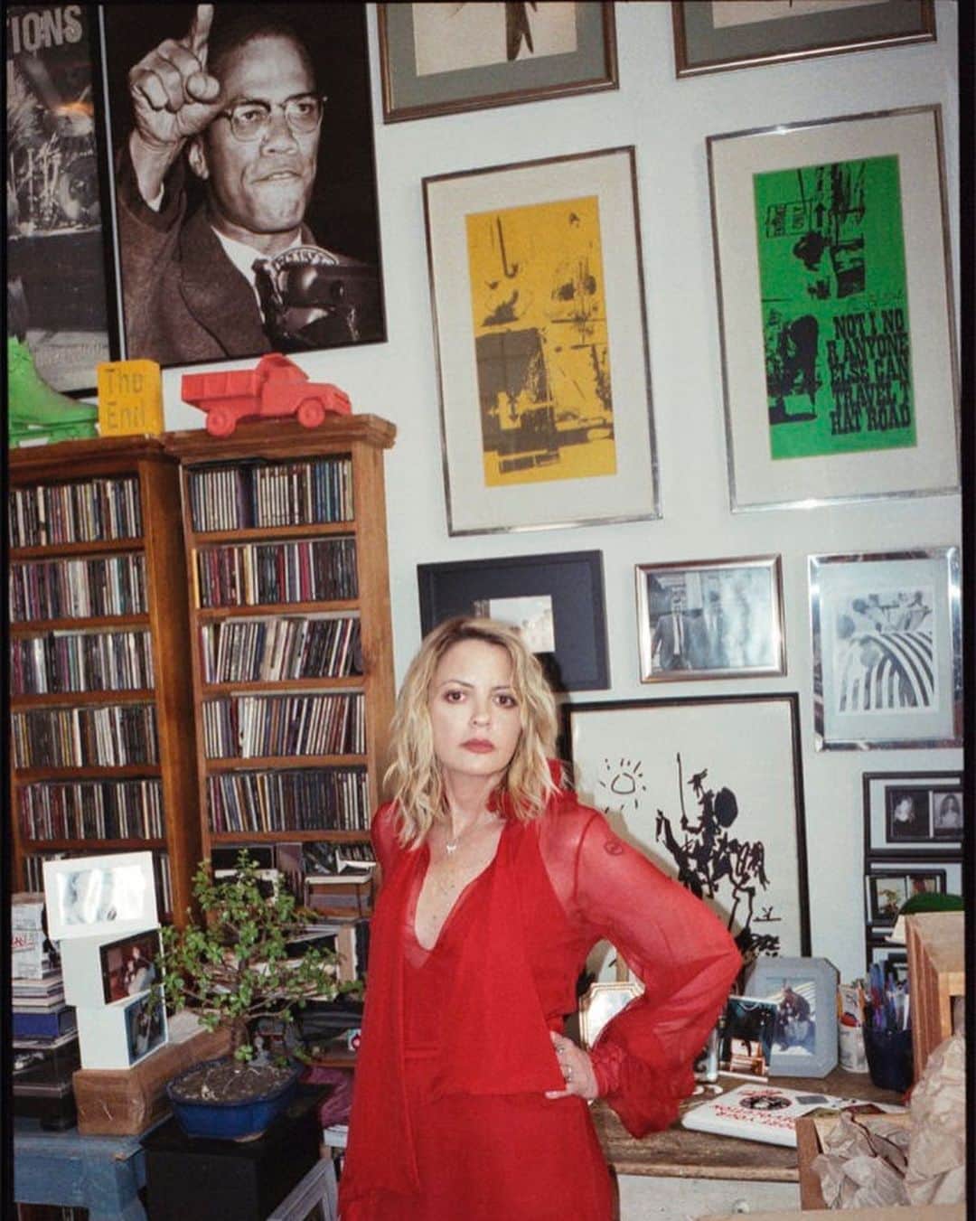 レナ・ダナムさんのインスタグラム写真 - (レナ・ダナムInstagram)「#ElizabethWurtzel wasn’t afraid ...