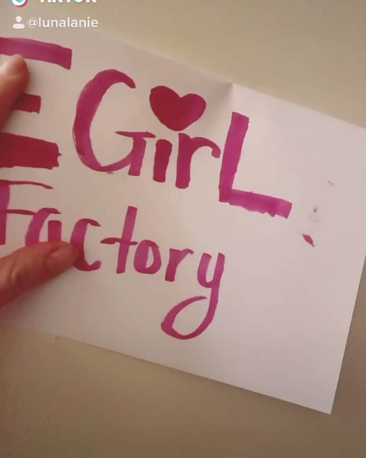 Luna Lanieさんのインスタグラム動画 - (Luna LanieInstagram)「Harley Quinn Factory 😈」2 ...