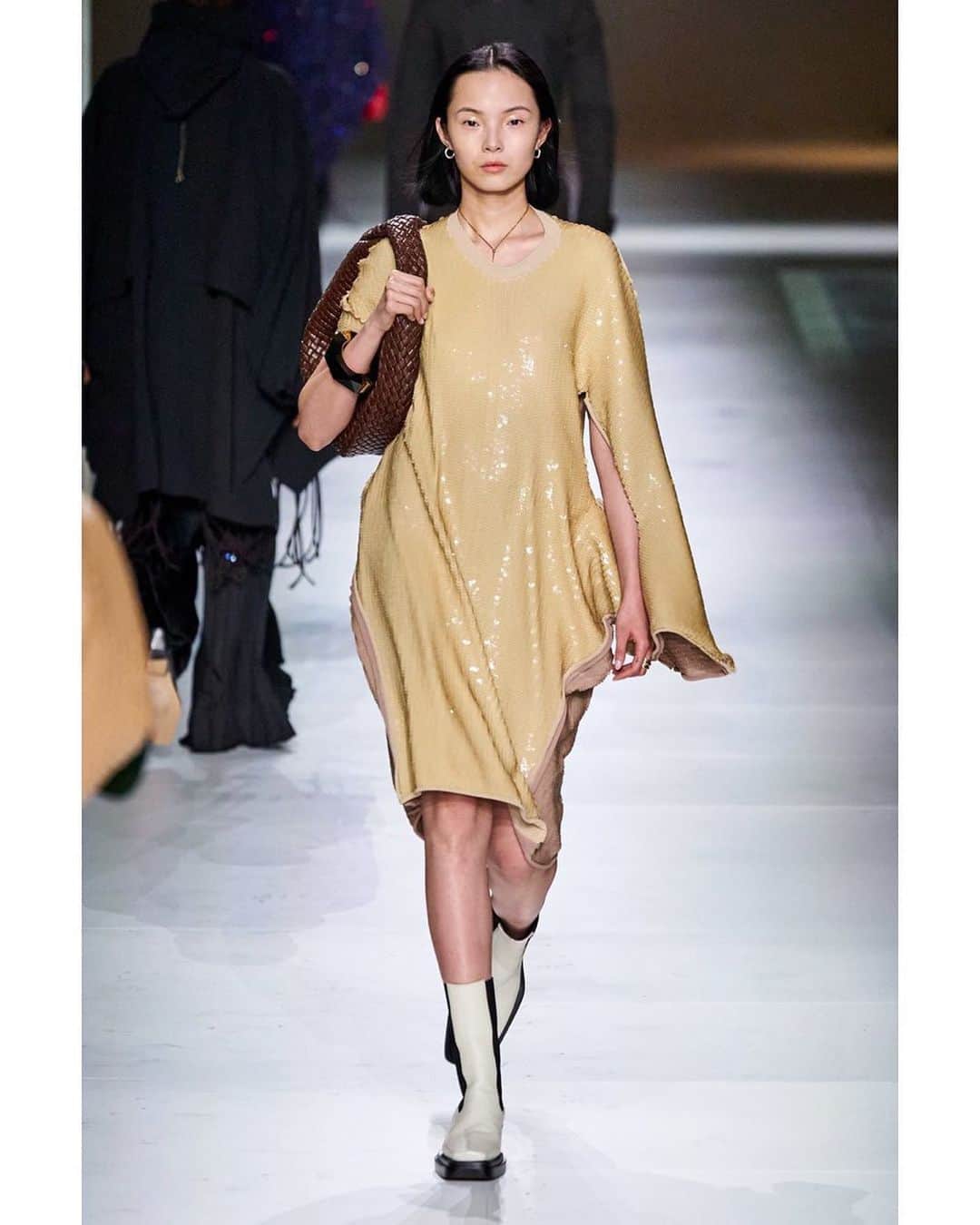 ジュ・シャオエンさんのインスタグラム写真 - (ジュ・シャオエンInstagram)「🥰First time walking for ...