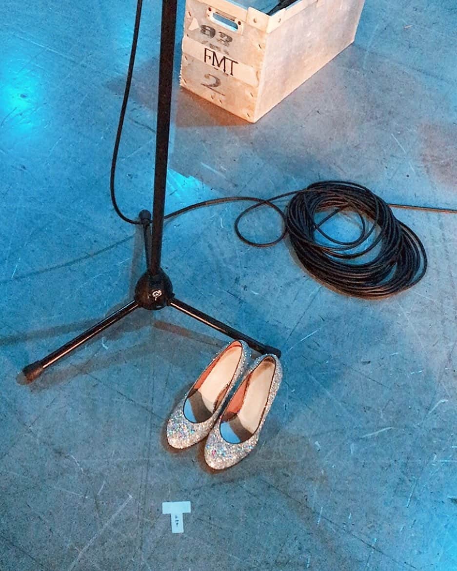 towanaさんのインスタグラム写真 - (towanaInstagram)「☔︎ 目を見て歌いたい みんなに会いたいな」3月14日 12時 ...