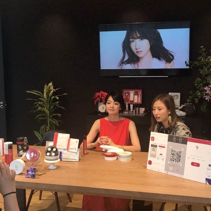 上田祥子さんのインスタグラム動画 - (上田祥子Instagram)「今後とも宜しくお願い致します。中国TMALLの番組に出演しスパトリートメントの魅力について話しをさせて頂きました ...
