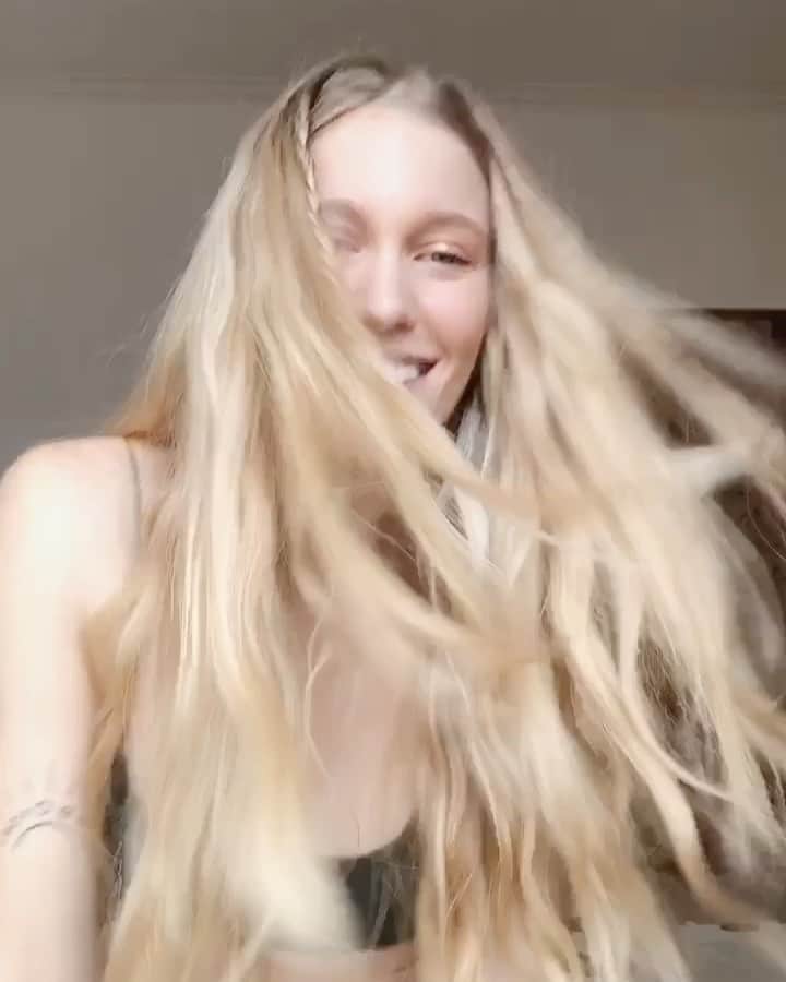 Dara Muscatさんのインスタグラム動画 - (Dara MuscatInstagram)「I CAN MASH POTATO I CAN DO THE TWIST. Let’s do ...