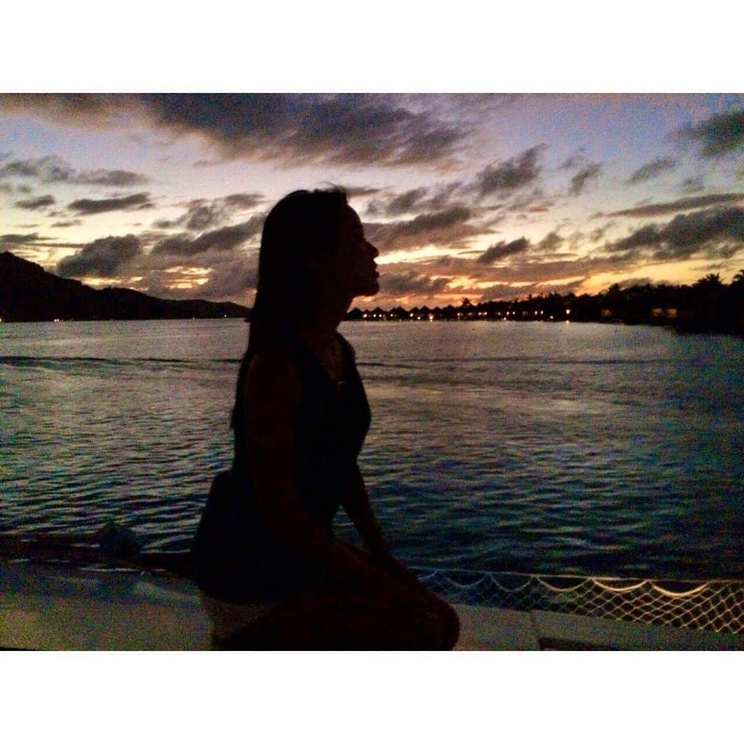 VANRIさんのインスタグラム写真 - (VANRIInstagram)「💙 タヒチの絶景第二弾！ 鮮やかな青をこれでもかってくらい かき集め ...