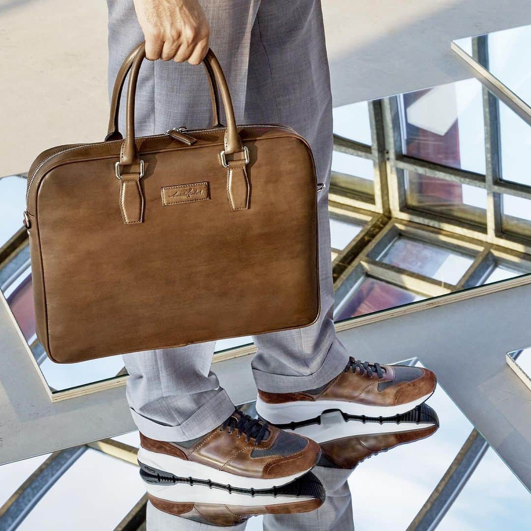 アテストーニさんのインスタグラム写真 - (アテストーニInstagram)「a.testoni’s artisan skill is ...