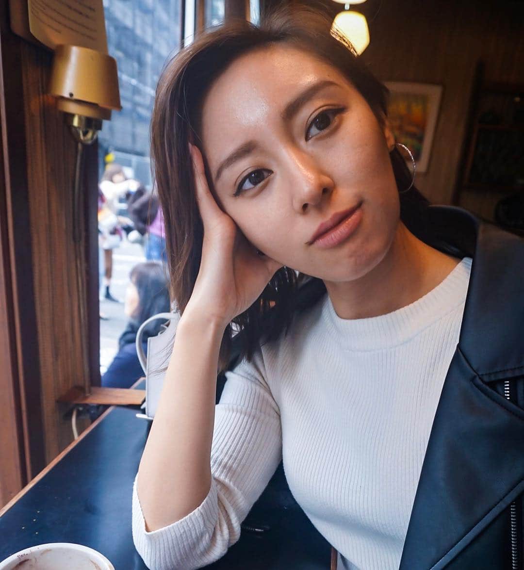 東美樹さんのインスタグラム写真 東美樹instagram 「 Soune Shiawase☕️🍫⛄️ 左のお口にカフェモカくん