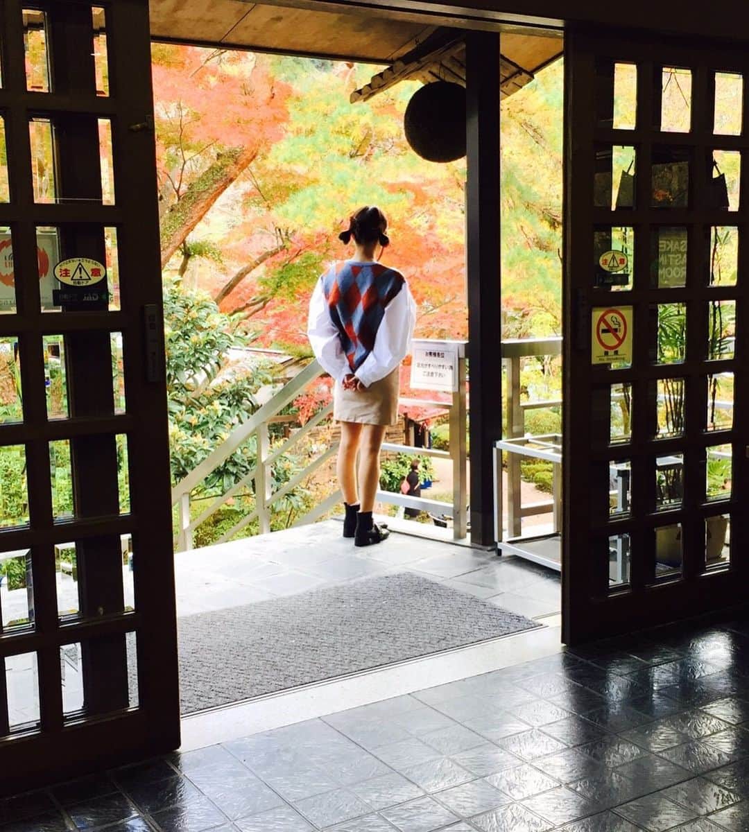 みひろさんのインスタグラム写真 - (みひろInstagram)「四季を感じられて、すあわせだ。 #紅葉 #mihiro」11月20日 1時 ...