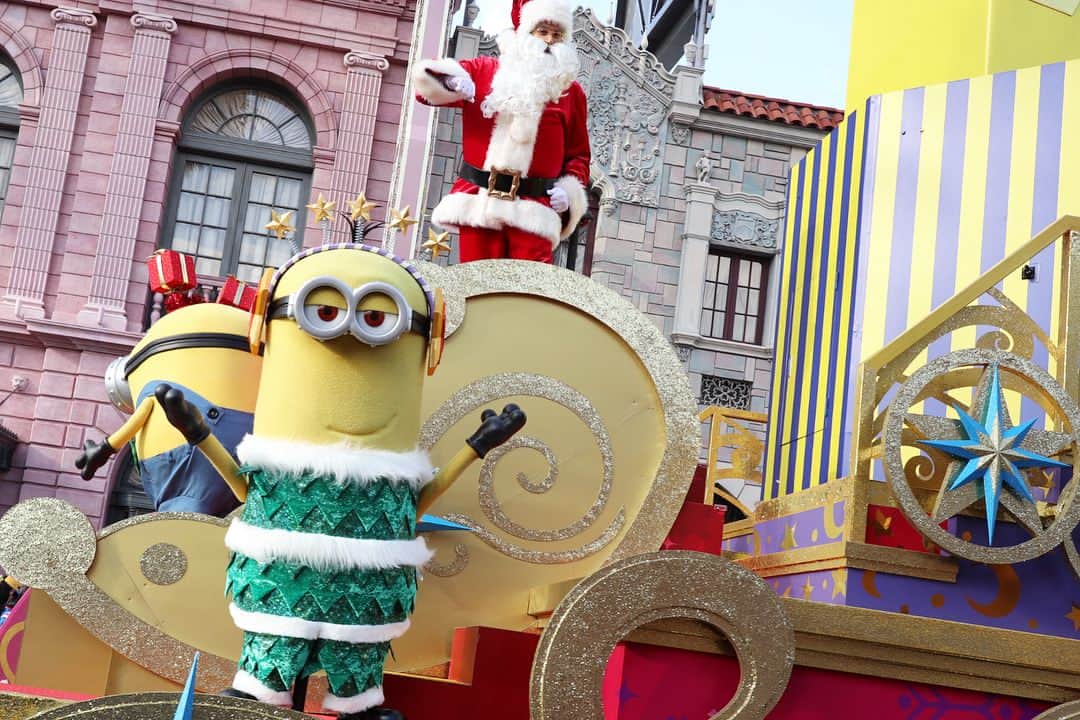 川島海荷さんのインスタグラム写真 - (川島海荷Instagram)「ミニオンを頭に乗せて〜♪ #zip #うみナビ #usj #Xmas ...