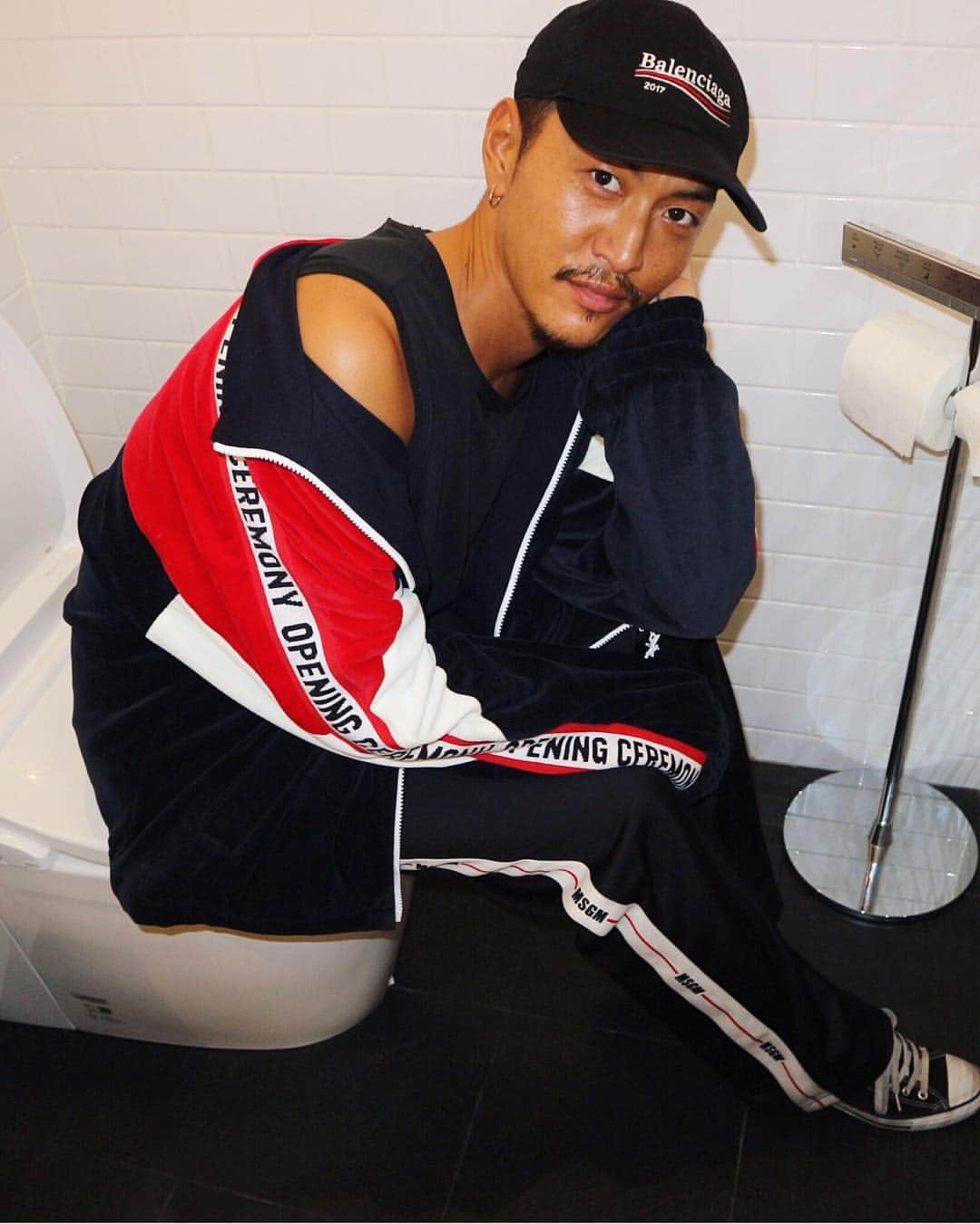 JunJunさんのインスタグラム写真 - (JunJunInstagram)「^_^ たまには洋服のお写真🤘🚽🚻🚾 #openingceremony #alexanderwang #msgm ...