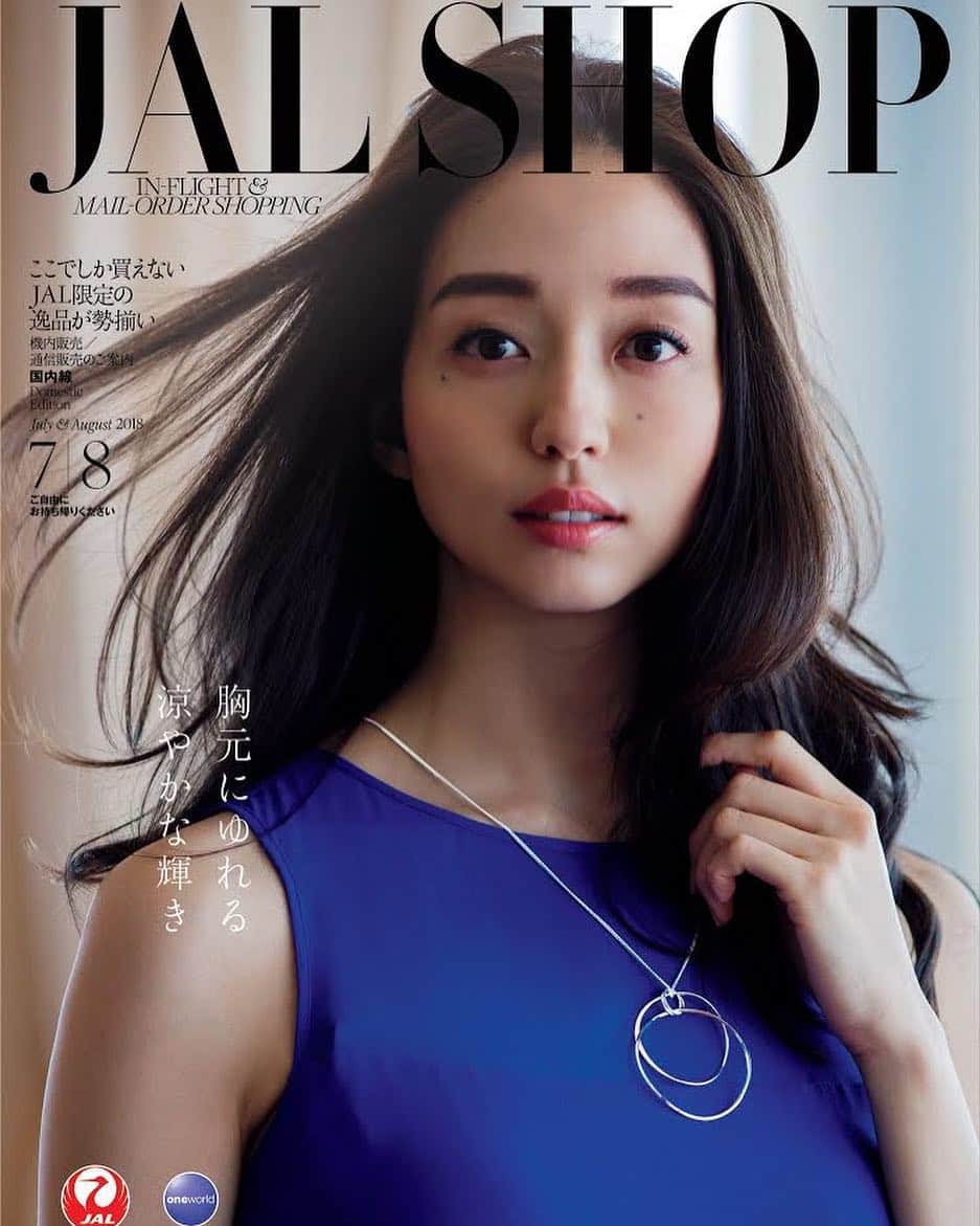 松島花さんのインスタグラム写真 - (松島花Instagram)「: JAL SHOP ️🌏 今月からJALの機内誌に登場します🤗 : 私はお仕事の時もプライベートでも JALさんにいつもお ...