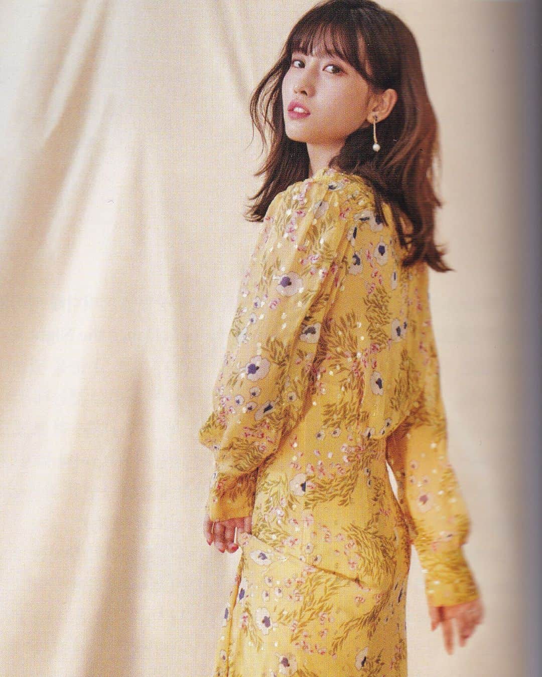 モモさんのインスタグラム写真 - (モモInstagram)「♡ [Scan] #모모 - 180804 Marie Claire August Issue #트와이스 #모모 #平井もも ...