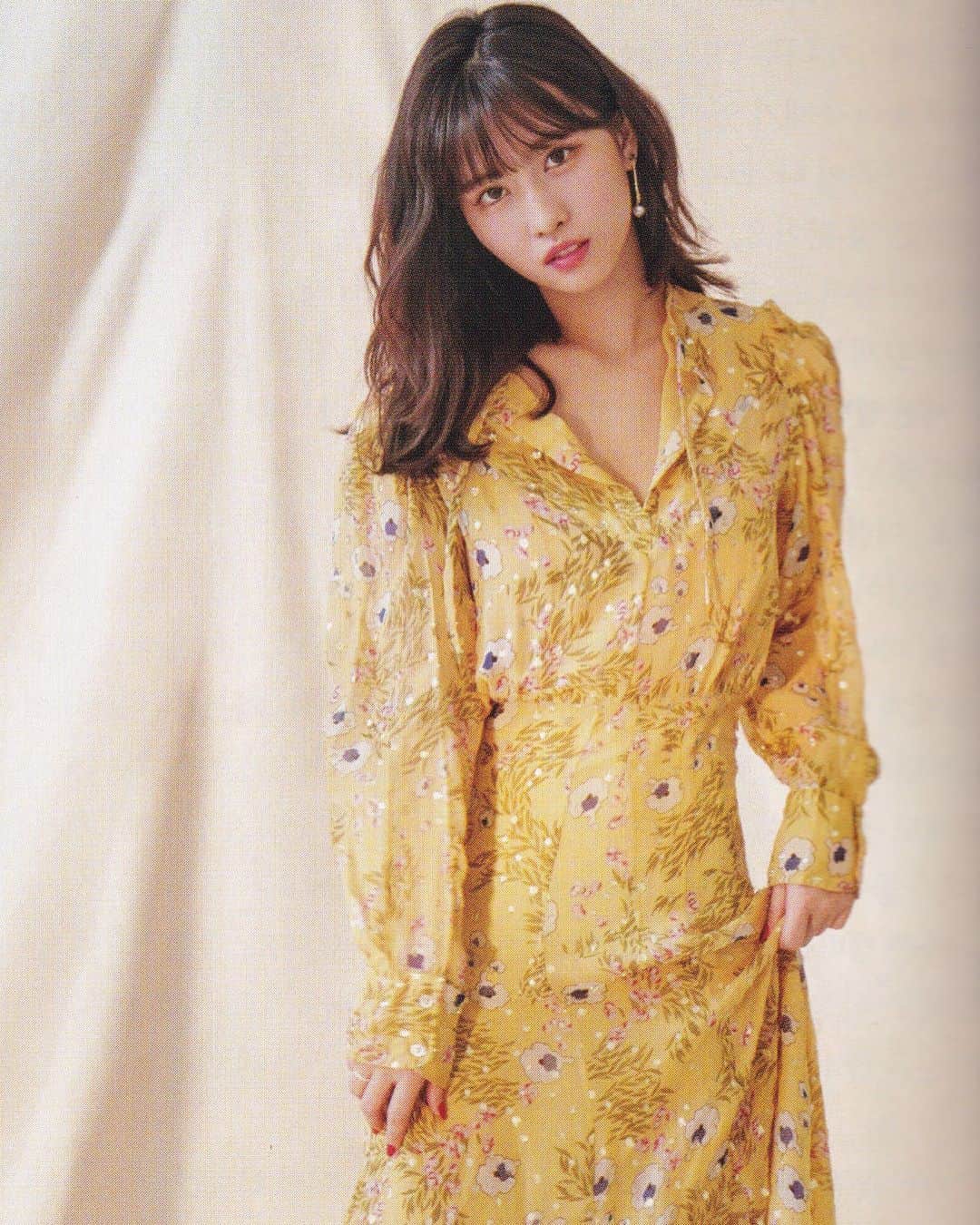 モモさんのインスタグラム写真 - (モモInstagram)「♡ [Scan] #모모 - 180804 Marie Claire August Issue #트와이스 #모모 #平井もも ...