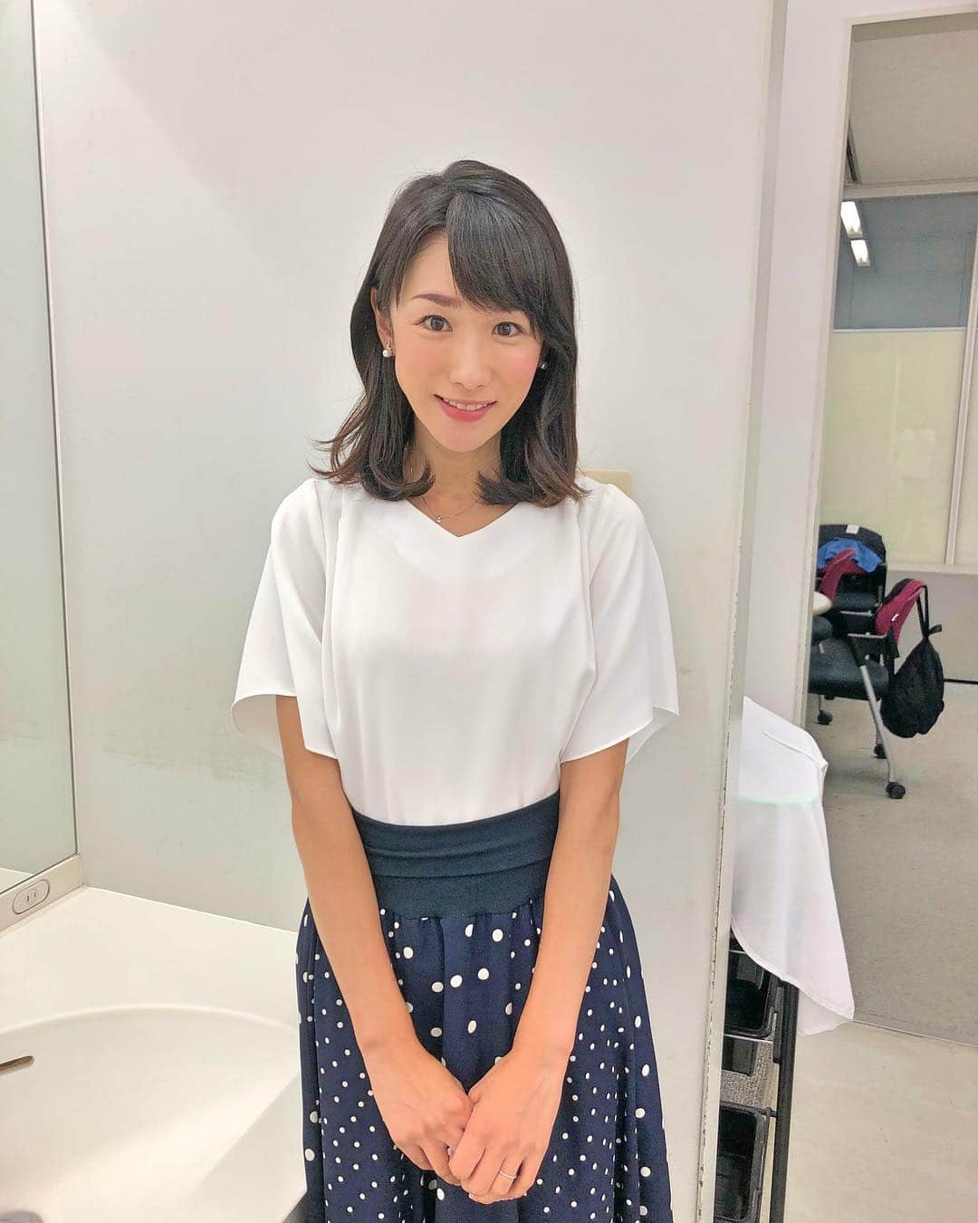 堂真理子さんのインスタグラム写真 - (堂真理子Instagram)「昨日のJチャンネルの衣装は、 ブラウス: #LAUTREAMONT #ロートレアモン スカート: #ketty #ケティ ...