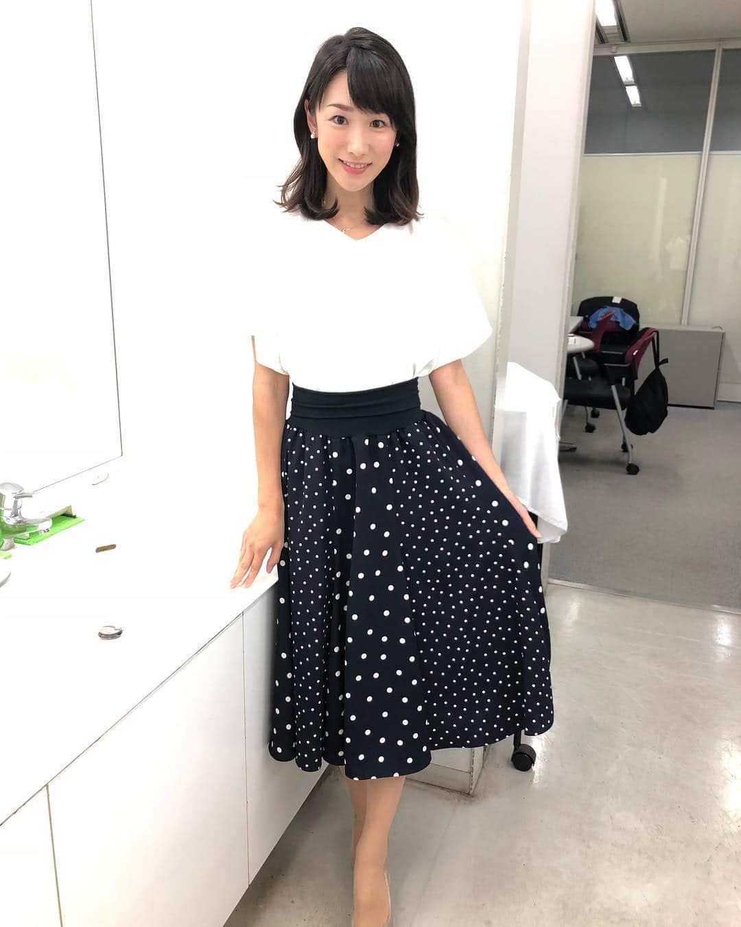 堂真理子さんのインスタグラム写真 - (堂真理子Instagram)「昨日のJチャンネルの衣装は、 ブラウス: #LAUTREAMONT #ロートレアモン スカート: #ketty #ケティ ...