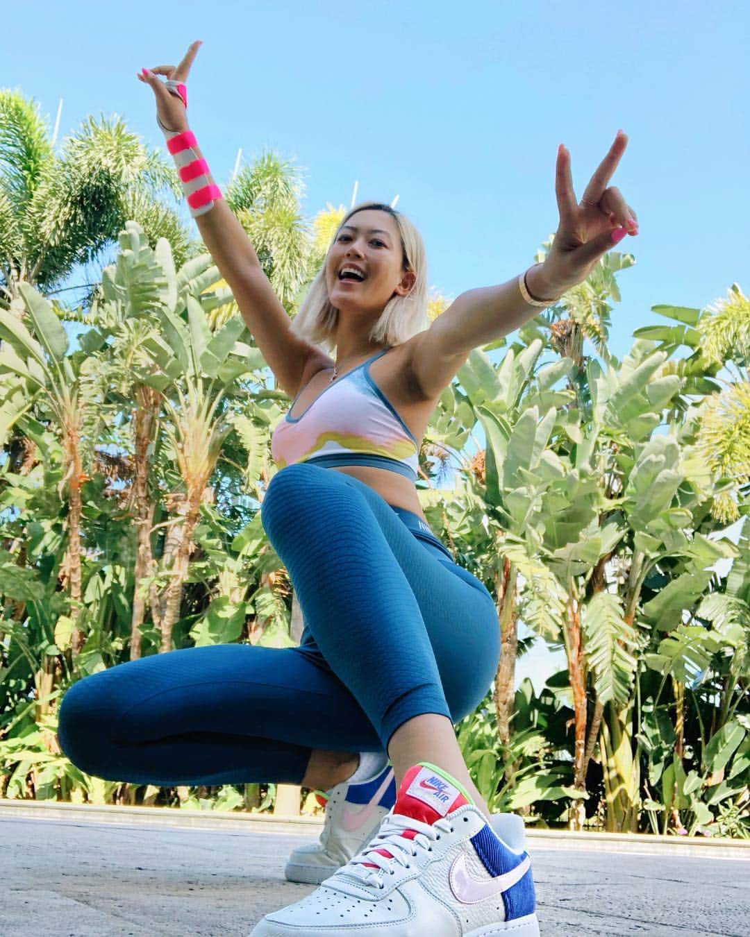 ミシェル・ウィーさんのインスタグラム写真 - (ミシェル・ウィーInstagram)「 🏼weeks down.... 🏼weeks to ...