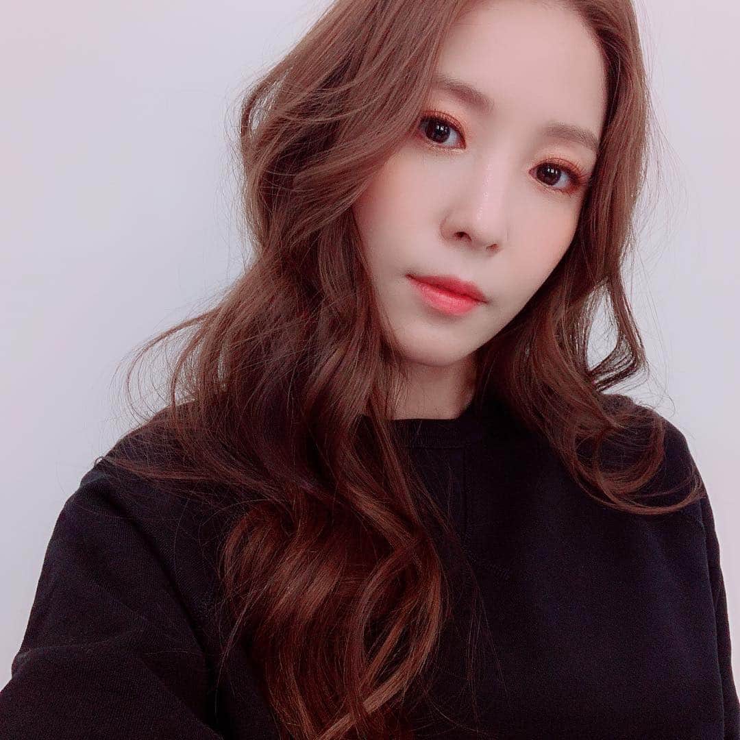 BoAさんのインスタグラム写真 - (BoAInstagram)「피곤모드 셀카투척 👻」11月30日 16時31分 - boakwon