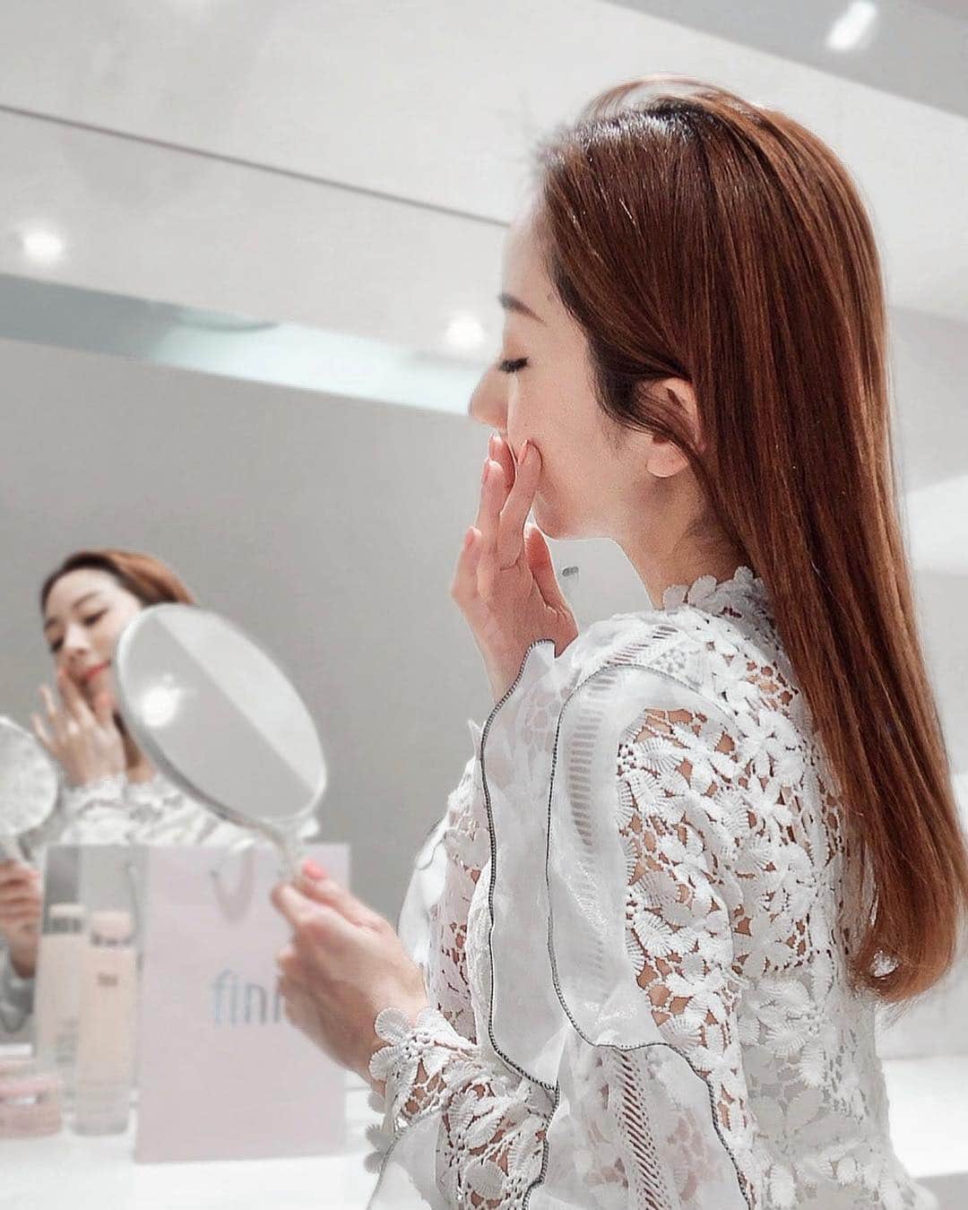 神林真里さんのインスタグラム写真 - (神林真里Instagram)「finiでシェービング体験してきました！﻿ ﻿ 初シェービングす~っごく ...