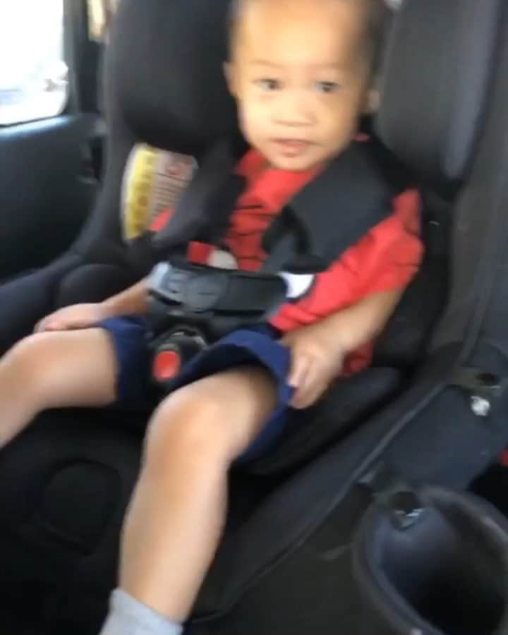 RJ Punoさんのインスタグラム動画 - (RJ PunoInstagram)「My Sunflower 🌻 @postmalone ...