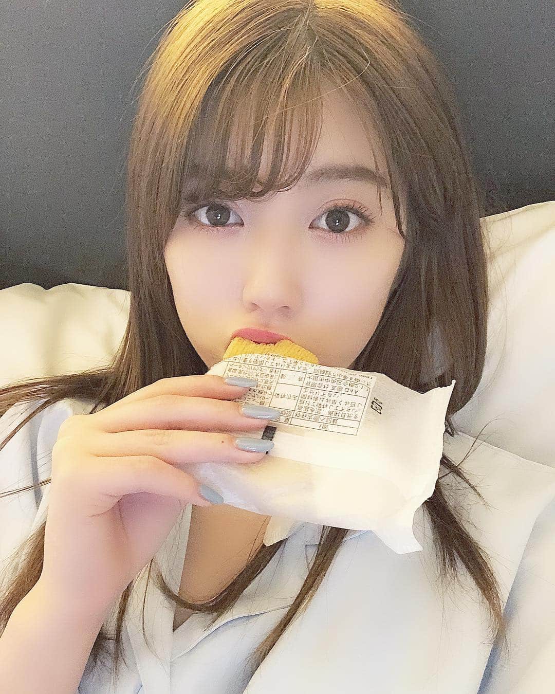中野恵那さんのインスタグラム写真 中野恵那instagram 「明日は関コレ よろしくお願いします ︎ ︎ お菓子time…🍪」3月16