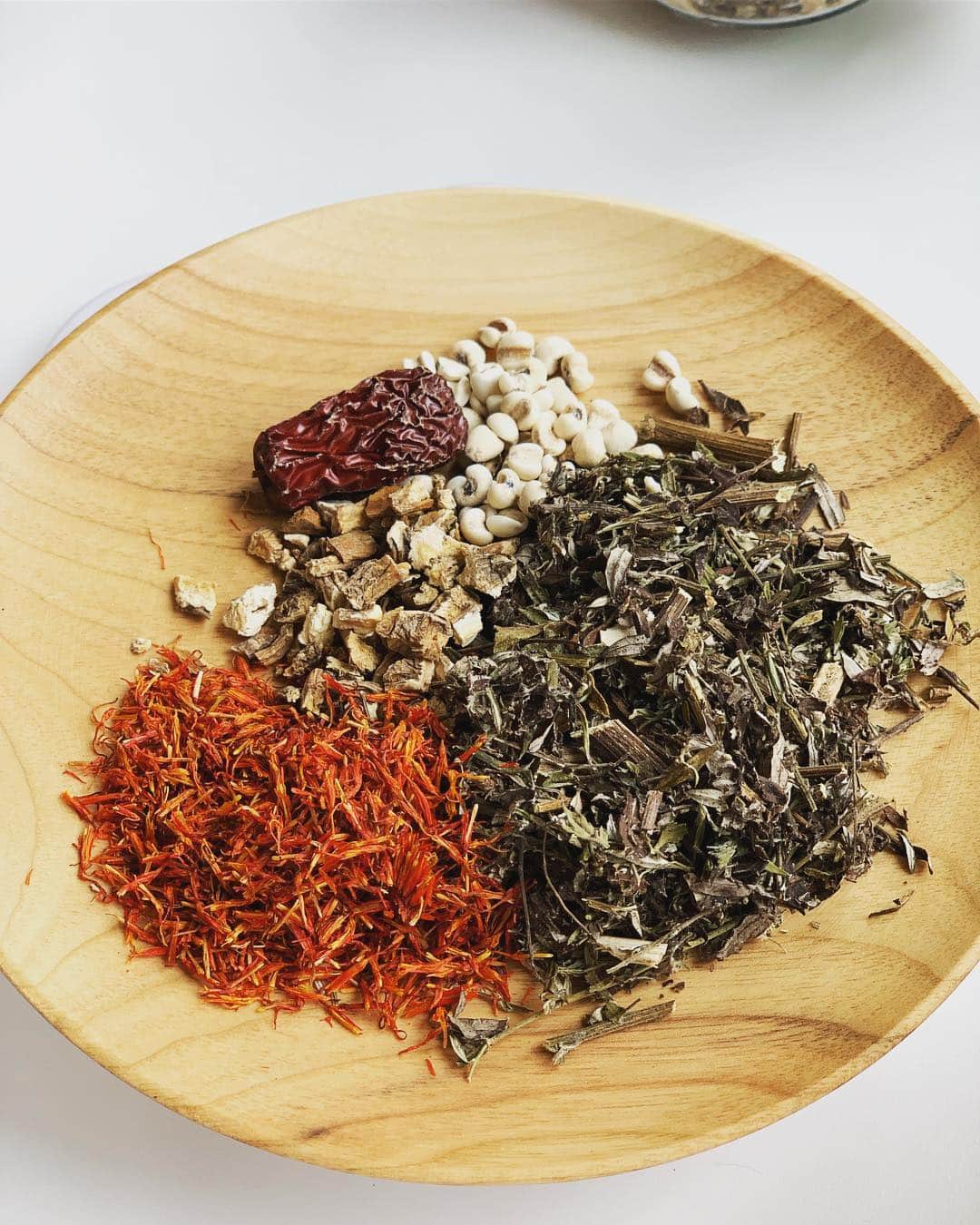 永瀬かおるさんのインスタグラム写真 - (永瀬かおるInstagram)「NMT inc.の先輩である芦田桂子さんのプライベートご紹介制サロン 『Grace beaute』にお邪魔しました🌸 ...