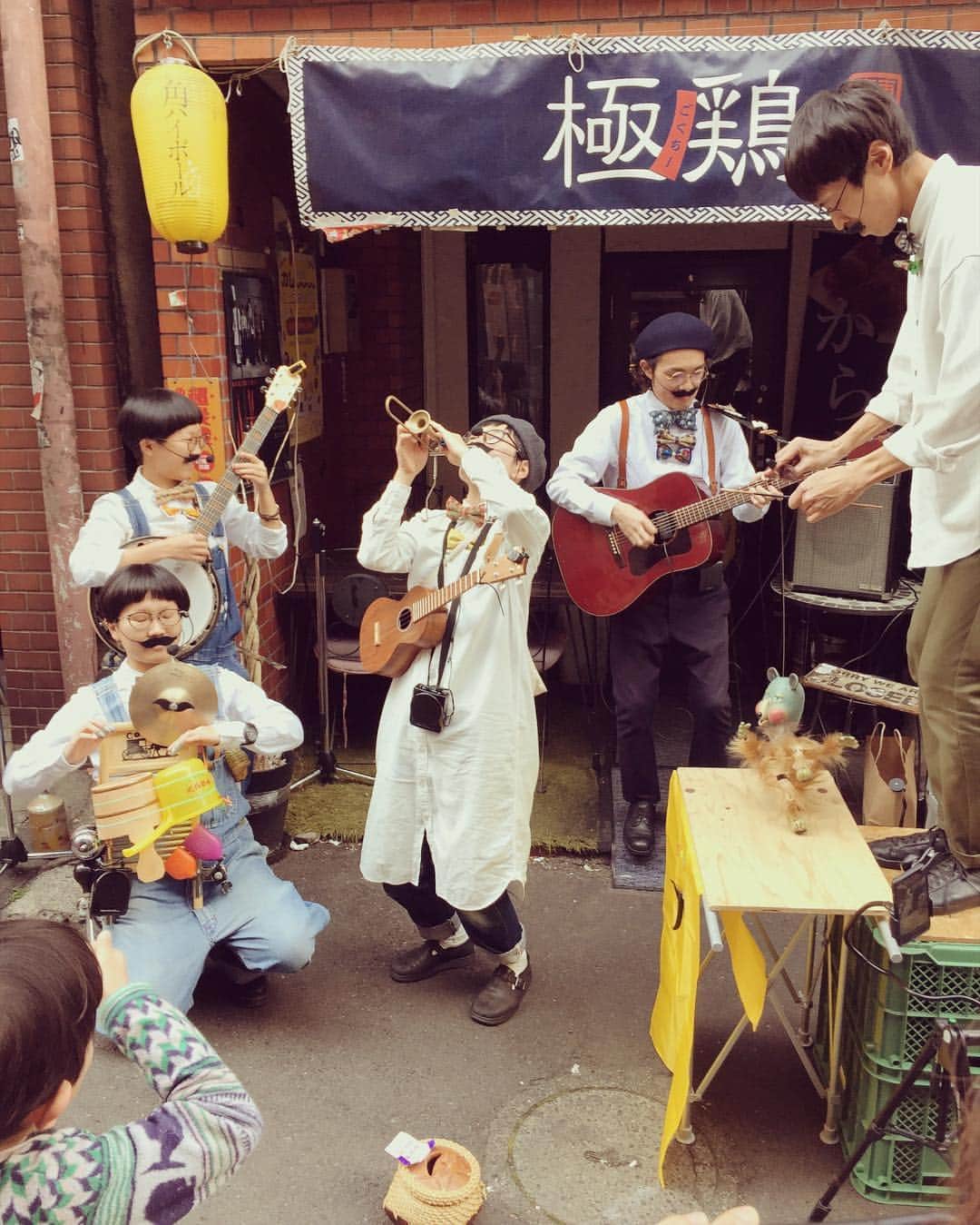 むらたさきさんのインスタグラム写真 - (むらたさきInstagram)「🎸🎸 ． この週末は、 友達やいとことお花見して (まだ少ししか咲 ...